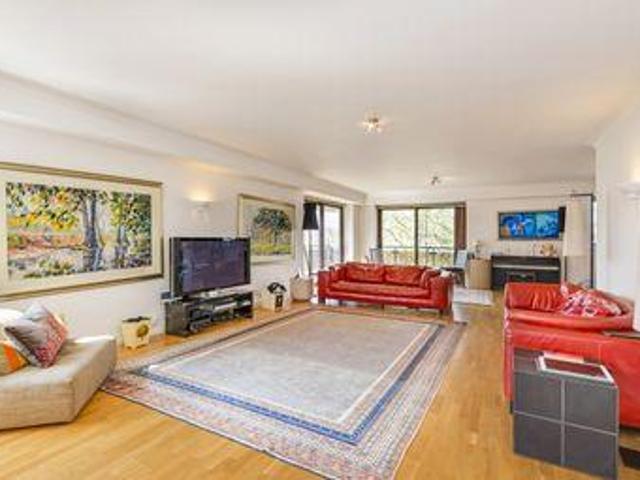 3 Bedrooms Flat for rent in Prince Regent Court, Avenue Road NW8