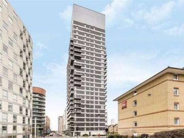 3 Bedrooms Flat for rent in Province Square, London E14