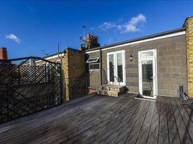3 Bedrooms Flat for rent in Putney Bridge Road, London SW15