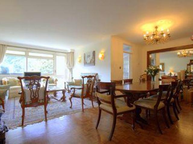 3 Bedrooms Flat for rent in Putney Hill, London SW15