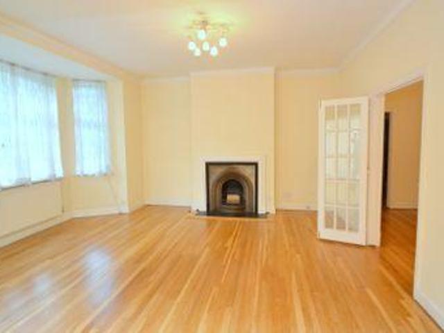 3 Bedrooms Flat for rent in Putney Hill, Putney SW15