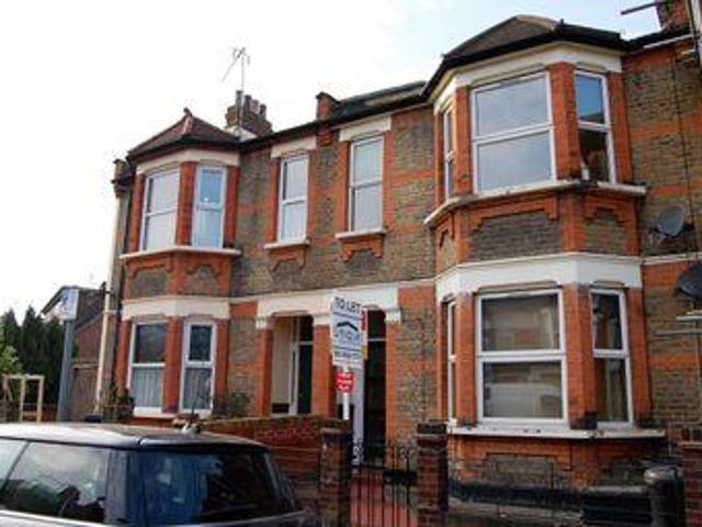 3 Bedrooms Flat for rent in Pulteney Road, South Woodford E18