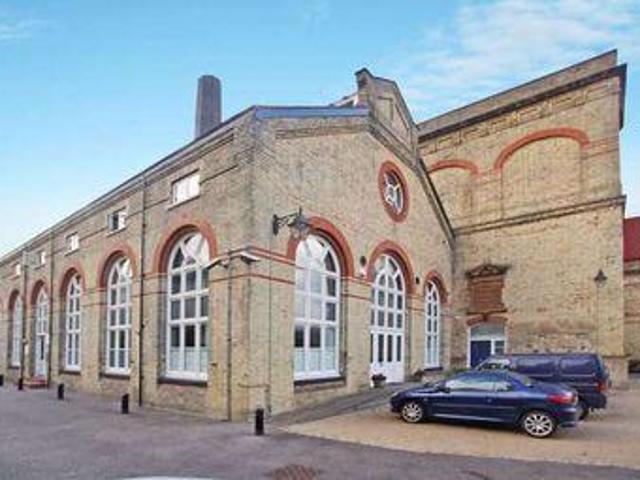 3 Bedrooms Flat for rent in Pump House Close, Canada Water SE16