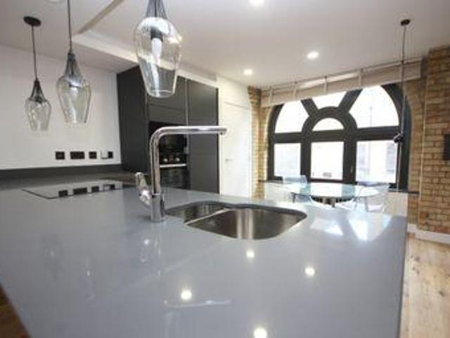 3 Bedrooms Flat for rent in Pump House Close, Canada Water SE16