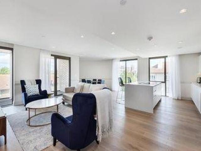 3 Bedrooms Flat for rent in Queen´s Wharf, 2 Crisp Road W6