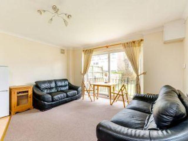 3 Bedrooms Flat for rent in Queens Gate Gardens, West Putney SW15