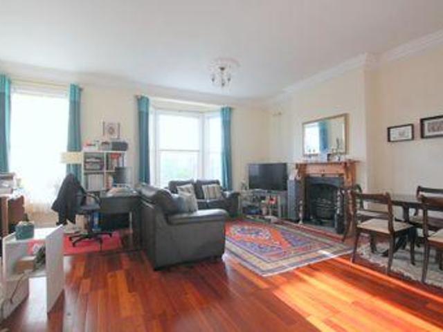 3 Bedrooms Flat for rent in Queens Road, Wimbledon SW19