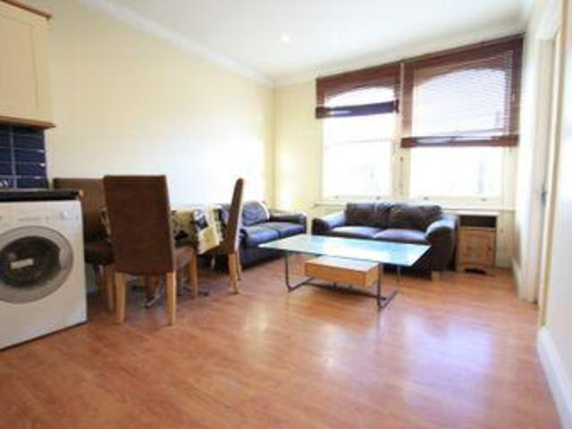3 Bedrooms Flat for rent in Queens Town Rd, Clapham Common SW8