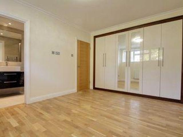 3 Bedrooms Flat for rent in Queensborough Mews, Bayswater W2