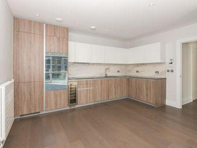 3 Bedrooms Flat for rent in Queenshurst Square, Kingston KT2