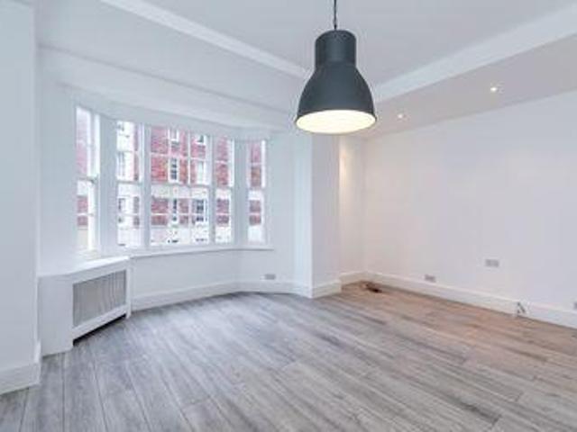 3 Bedrooms Flat for rent in Queensway, London W2