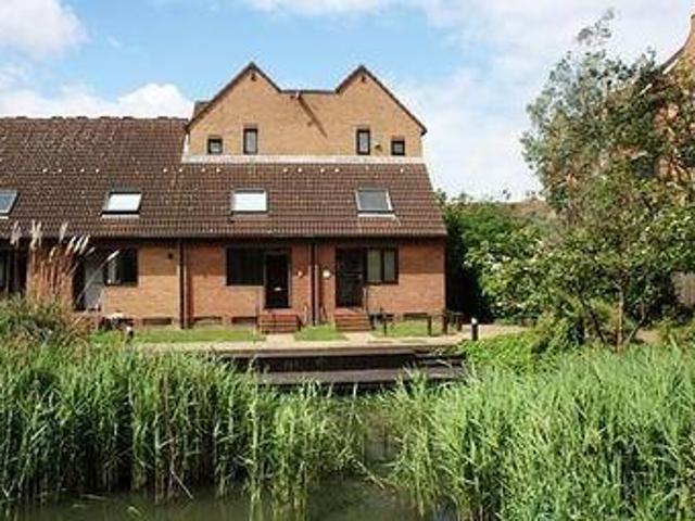 3 Bedrooms Flat for rent in Rotterdam Drive, Docklands, London E14