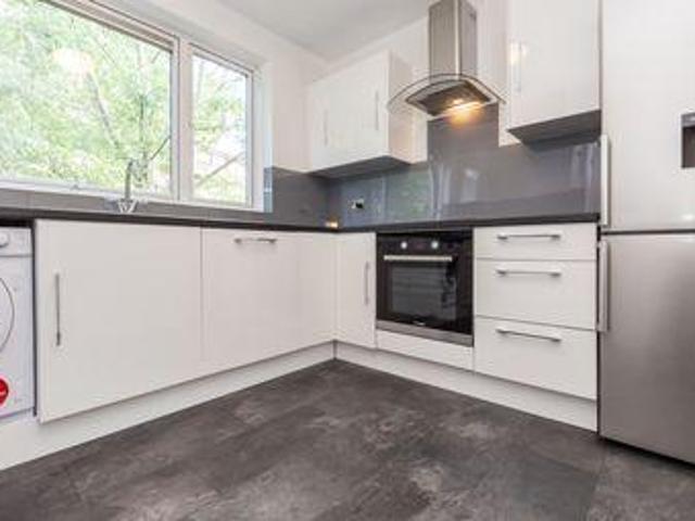 3 Bedrooms Flat for rent in Rouse Gardens, London SE21