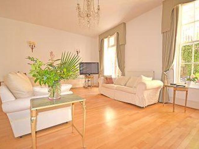 3 Bedrooms Flat for rent in Royal Drive, London N11