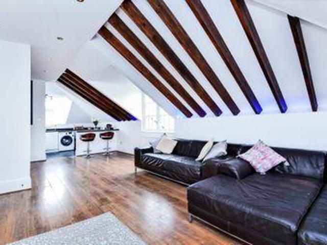 3 Bedrooms Flat for rent in Royal Drive, London N11