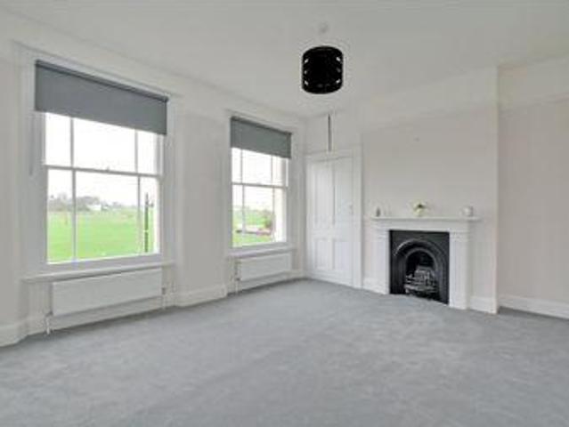 3 Bedrooms Flat for rent in Royal Parade, London SE3