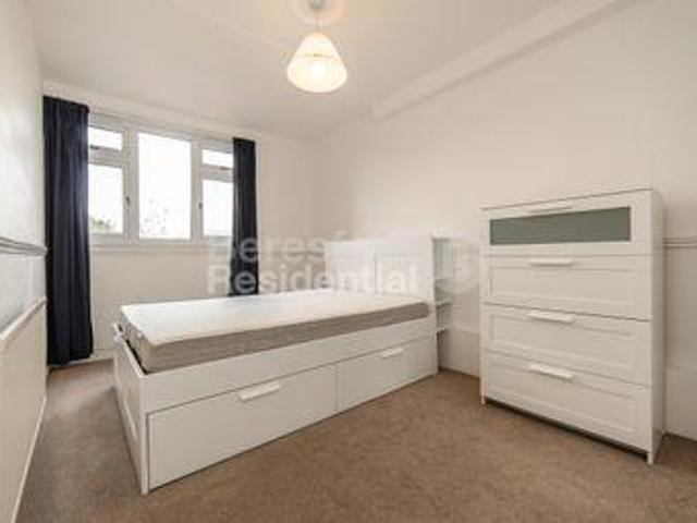 3 Bedrooms Flat for rent in Robsart Street, London SW9