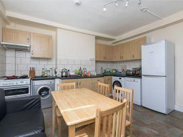 3 Bedrooms Flat for rent in Rochester Court, Rochester Square, London NW1