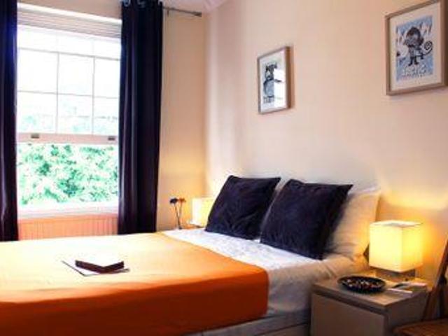 3 Bedrooms Flat for rent in Rochester Road, London NW1