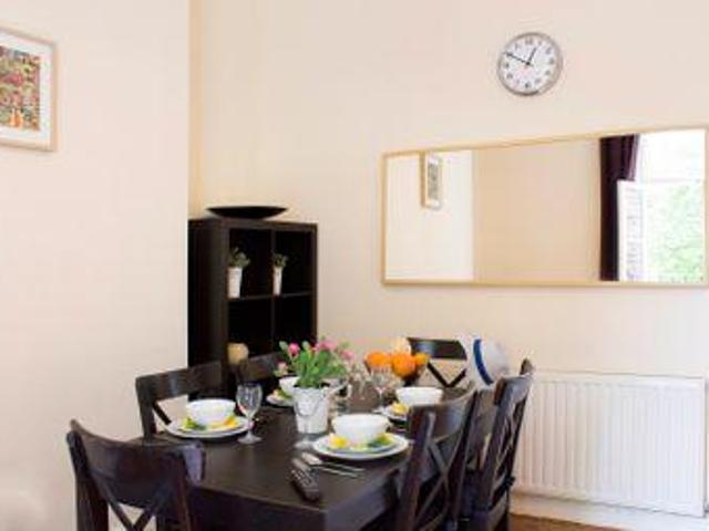 3 Bedrooms Flat for rent in Rochester Road, London NW1