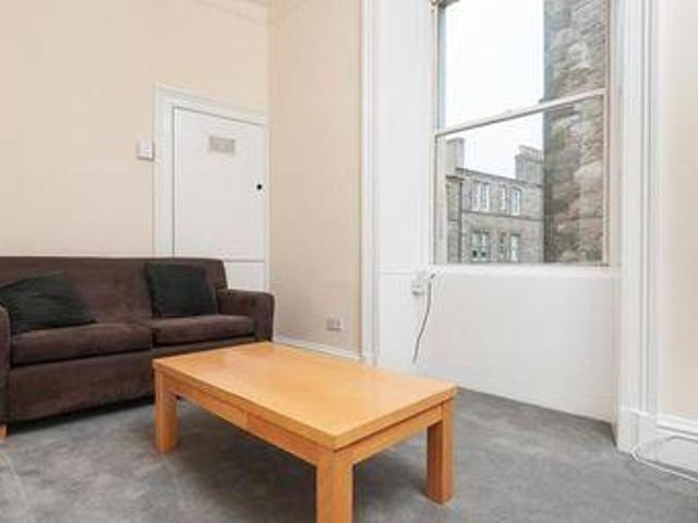 3 Bedrooms Flat for rent in Rodney Street, Edinburgh EH7
