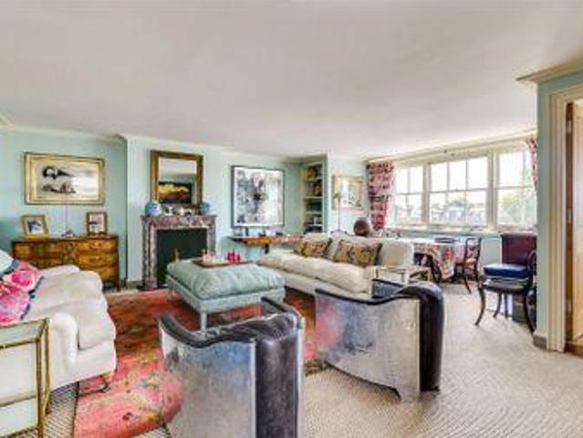 3 Bedrooms Flat for rent in Roland Gardens, South Kensington, London SW7