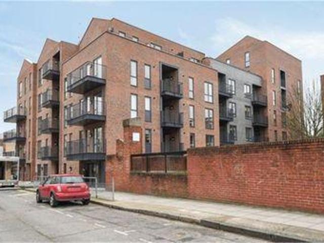 3 Bedrooms Flat for rent in Rope Court, 11 Canoe Walk, London E14