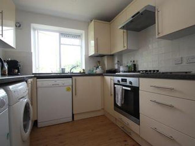 3 Bedrooms Flat for rent in Rosehill Road, Wandsworth SW18