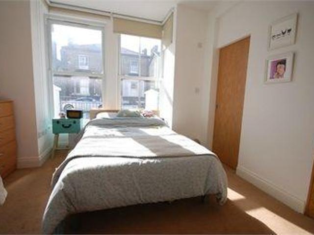 3 Bedrooms Flat for rent in Rossiter Road, London SW12