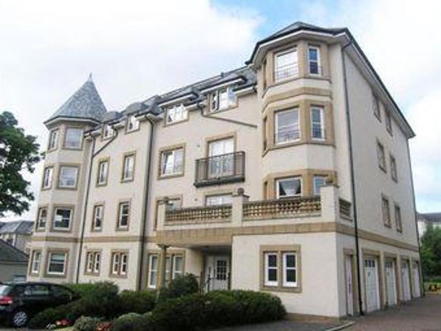 3 Bedrooms Flat for rent in Rattray Drive, Edinburgh EH10
