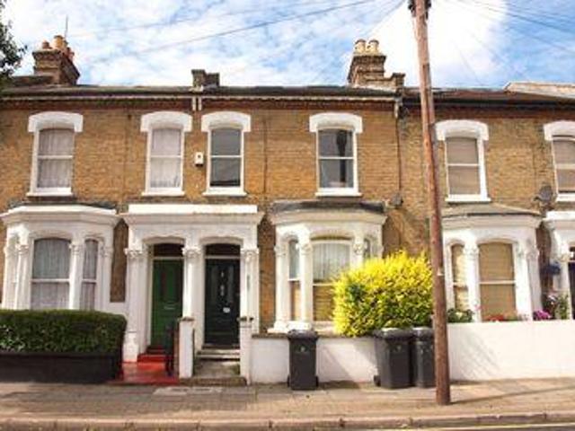 3 Bedrooms Flat for rent in Rattray Road, London SW2