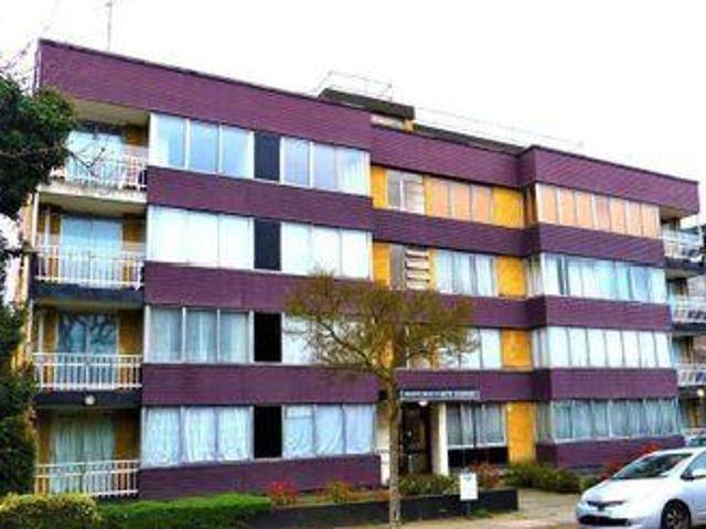 3 Bedrooms Flat for rent in Ravenscroft Court, Golders Green NW11