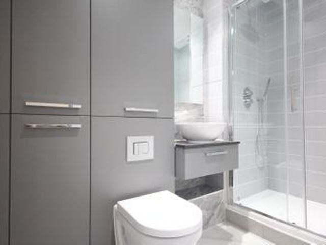 3 Bedrooms Flat for rent in Ravensbourne House, Stratford E15