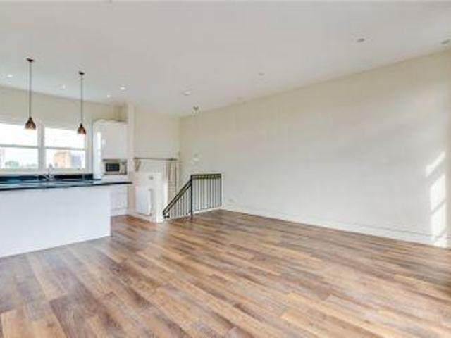 3 Bedrooms Flat for rent in Radipole Road, Parsons Green, London SW6