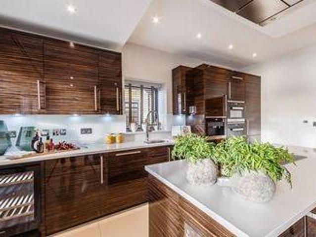 3 Bedrooms Flat for rent in Rainville Road, London W6