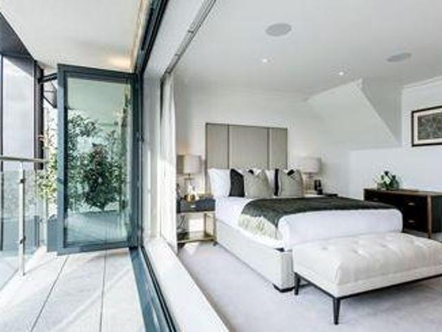 3 Bedrooms Flat for rent in Rainville Road, London W6