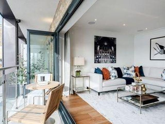 3 Bedrooms Flat for rent in Rainville Road, London W6