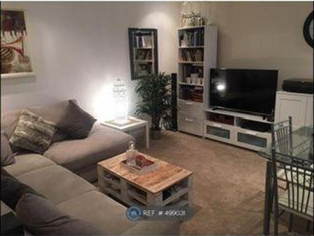 3 Bedrooms Flat for rent in Range Road, Manchester M16