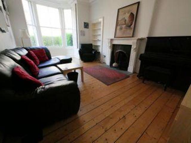 3 Bedrooms Flat for rent in Rankeillor Street, Newington, Edinburgh EH8