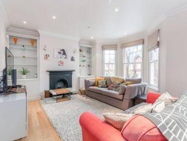 3 Bedrooms Flat for rent in Revelstoke Road, Southfields SW18