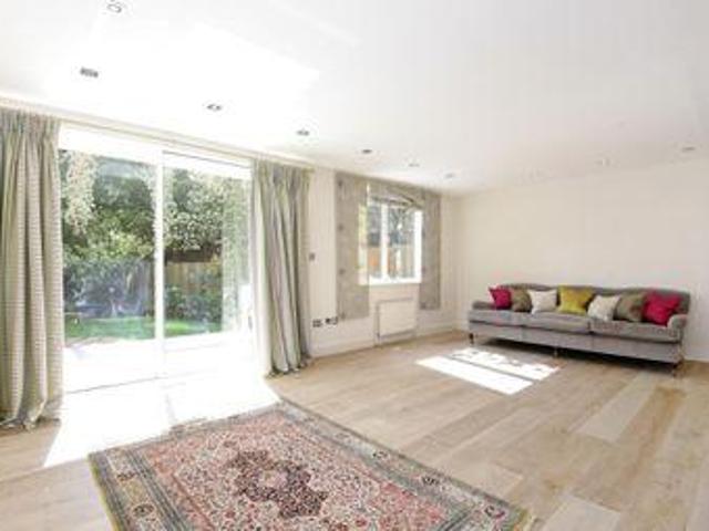 3 Bedrooms Flat for rent in Regent Court, St Johns Wood NW8