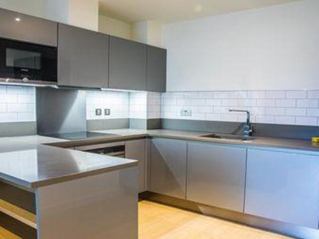 3 Bedrooms Flat for rent in Reminder Lane, London SE10