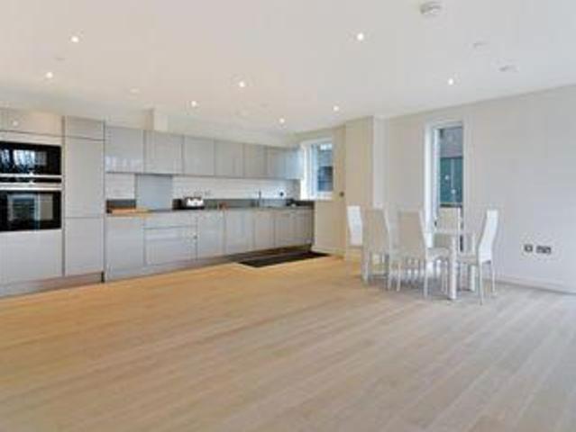 3 Bedrooms Flat for rent in Reminder Lane, London SE10