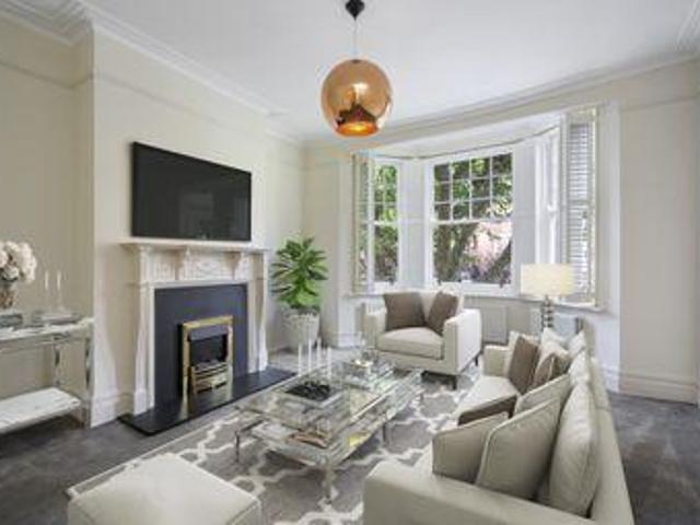 3 Bedrooms Flat for rent in Riverview Gardens, London SW13