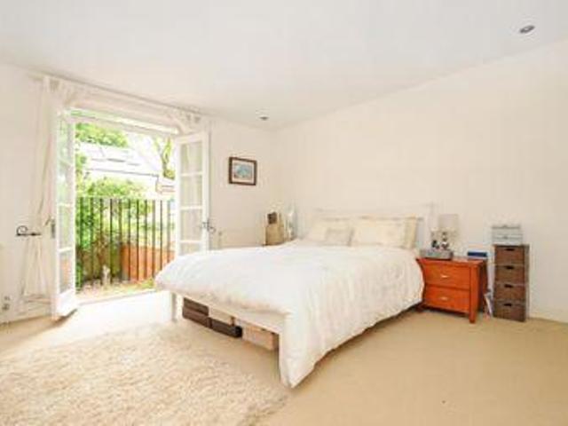 3 Bedrooms Flat for rent in Richmond, Surrey TW10