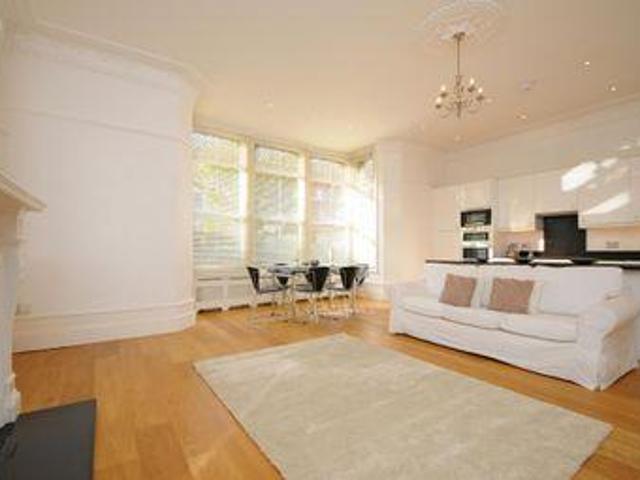 3 Bedrooms Flat for rent in Richmond, Surrey TW10