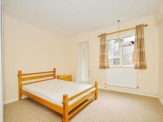 3 Bedrooms Flat for rent in Richmond, Surrey TW9