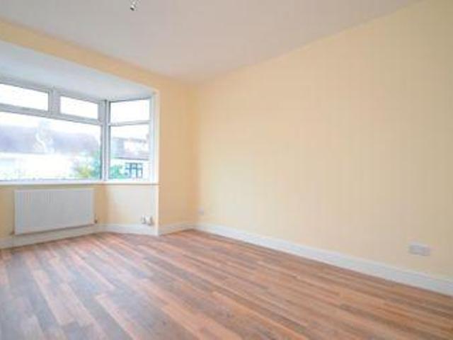 3 Bedrooms Flat for rent in Richmond, Surrey TW9