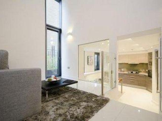 3 Bedrooms Flat for rent in Richmond Road, London E8