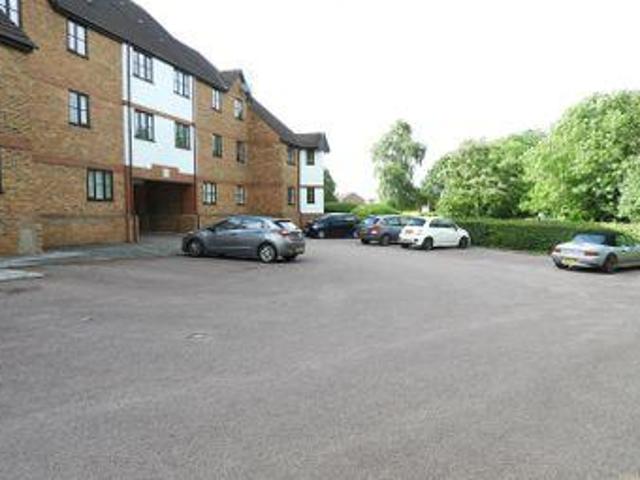3 Bedrooms Flat for rent in Ridge Green, Shaw, Swindon SN5
